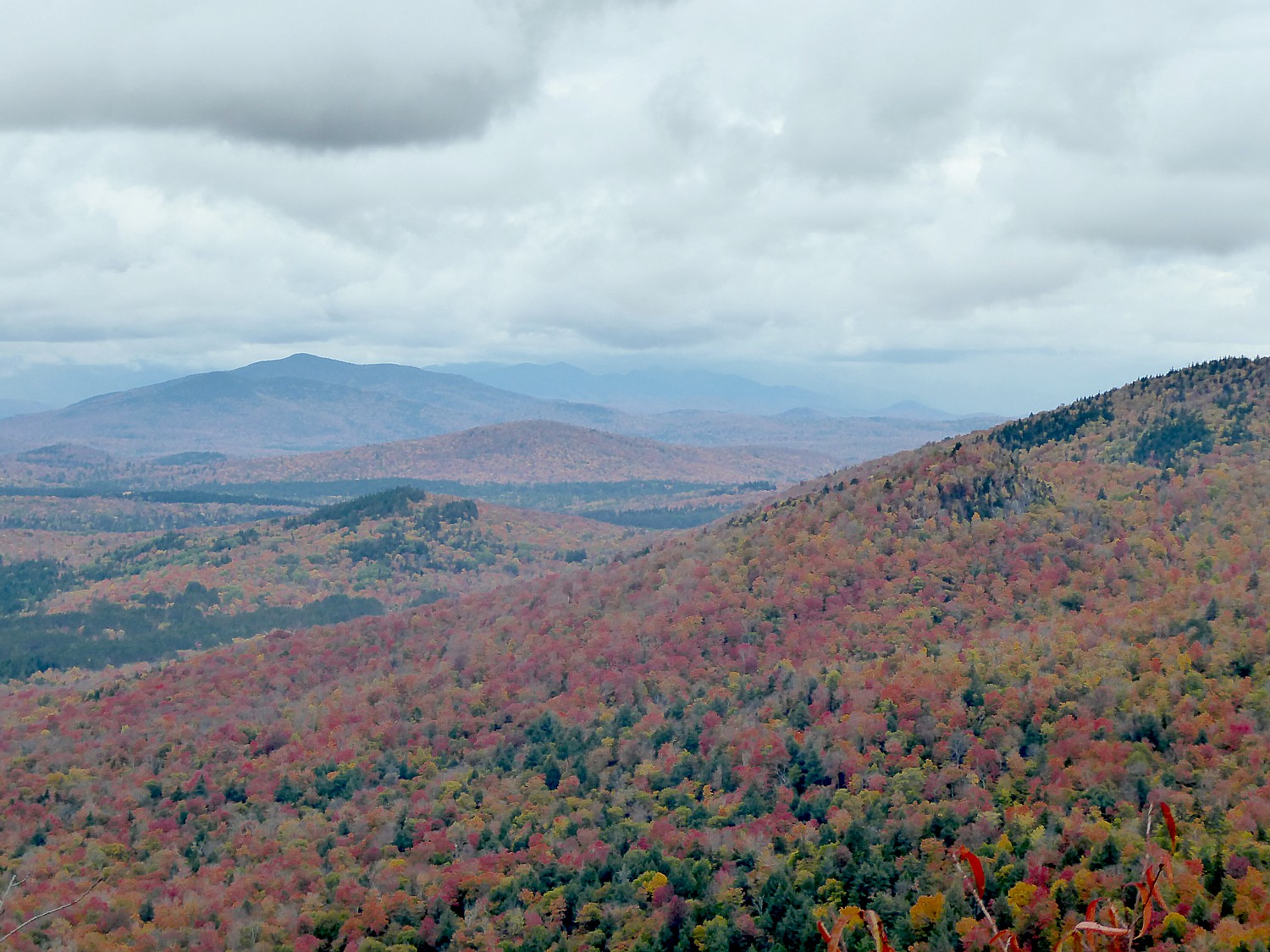 Catching the Peak Fall Foliage in New York State’s Adirondack Mountains ...